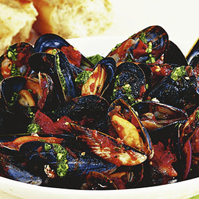 Scottish Mussels with Tomato & Fresh Pesto Sauce - Scottish Shellfish